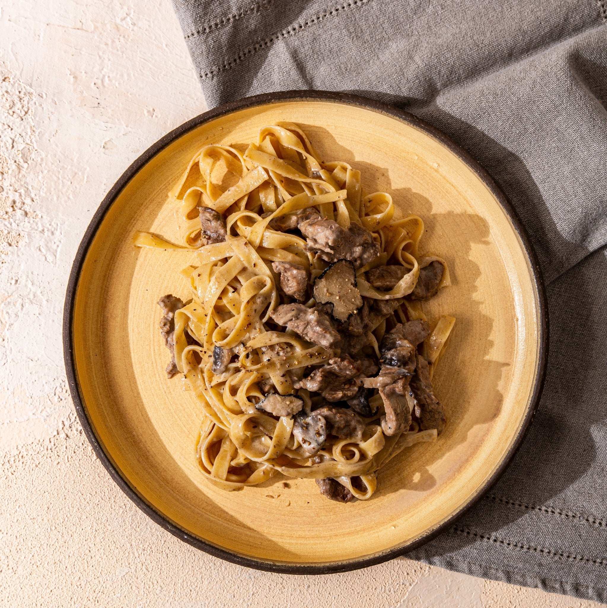 Tagliatelle & Filetto di Manzo Al Tartufo – MOLINO CUCINA